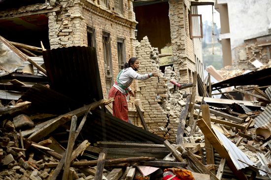 Woman Collects Her Belongings Destructed Houses Editorial Stock Photo ...