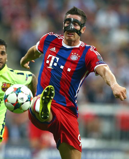 Robert Lewandowski Bayern Munich Stretches Control Editorial Stock ...