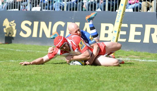 Gloucester Winger Steve Mccoll Scores Try Editorial Stock Photo - Stock ...