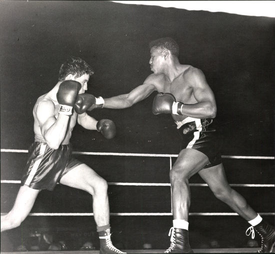 Middleweight Boxing Match Terry Downes Left Editorial Stock Photo ...