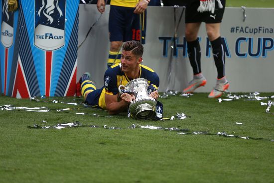 Arsenal Celebration After Trophy Presentation Spraying Editorial Stock ...