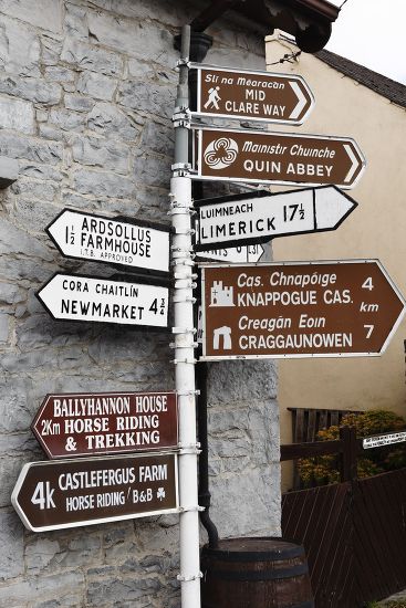 Signpost Quin County Clare Ireland Europe Editorial Stock Photo - Stock ...