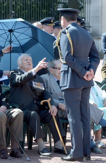 Geoffrey Harris Augustus Wellum 92 Squadron Editorial Stock Photo ...