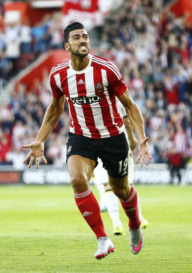 Goal Graziano Pelle Southampton Scores Southampton Editorial Stock ...