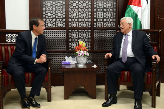 Palestinian President Mahmoud Abbas Meets Yitzhak Editorial Stock Photo ...