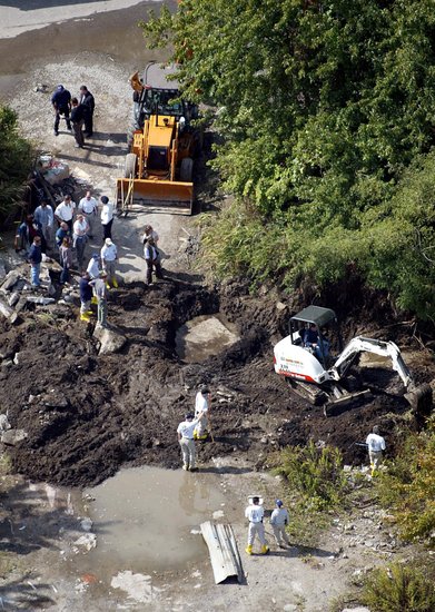 American Federal Agents Nypd Officers Digging Editorial Stock Photo ...