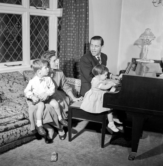 Norman Wisdom Wife Freda Children Nicholas Editorial Stock Photo ...