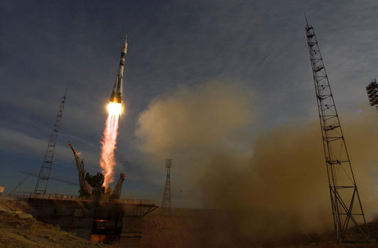 Soyuz Tma 5 Spacecraft Blasts Off Editorial Stock Photo - Stock Image ...
