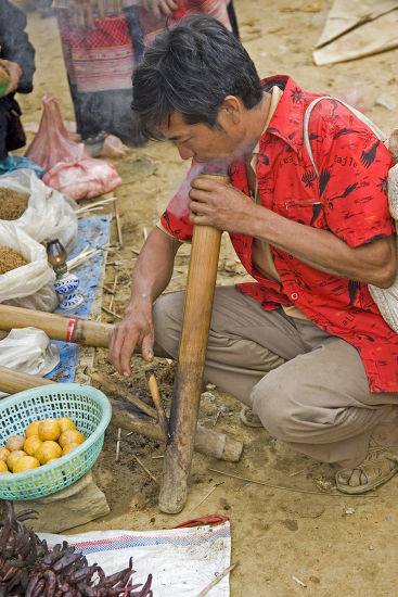 Vietnamese Smoking His Pipe Vietnam Asia Editorial Stock Photo - Stock ...
