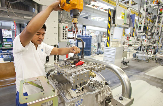 Operator Working Production Gearboxes Automotive Industry Editorial ...