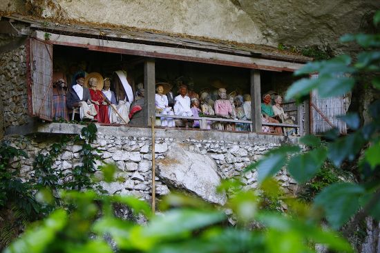 Figures Rock Tomb Londa Toraja Culture Editorial Stock Photo - Stock ...