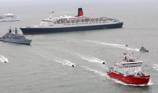 Qe2 Hms Endurance Foreground Editorial Stock Photo - Stock Image ...