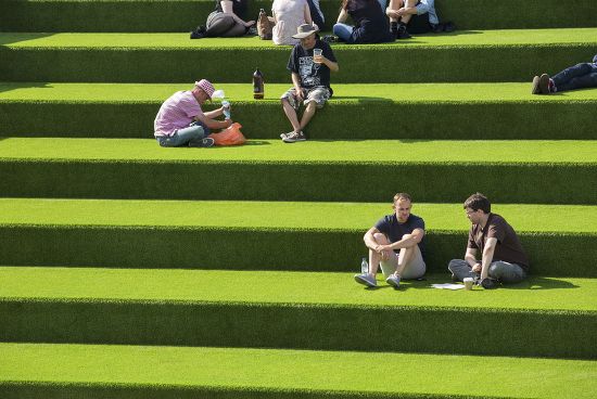 Public Space Green Steps Behind Kings Editorial Stock Photo - Stock ...