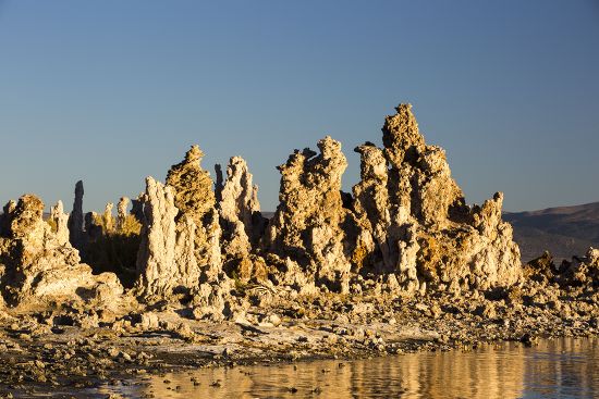 Famous Tufa Formations On Lake Mono Editorial Stock Photo - Stock Image ...