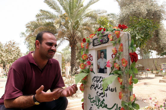 Iraqi Recites Verses Holy Koran Grave Editorial Stock Photo - Stock ...