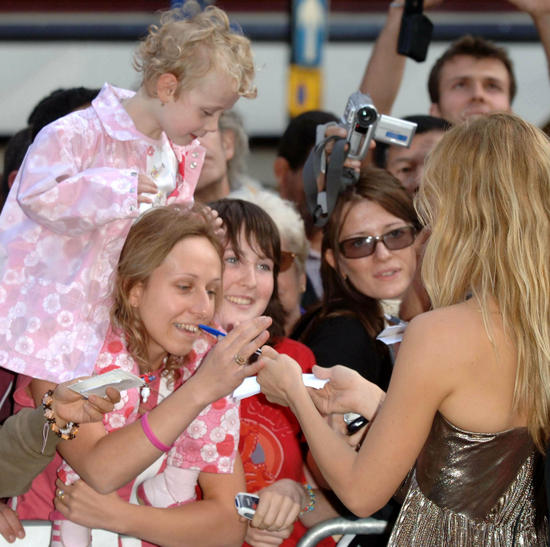 Kate Hudson Fans Editorial Stock Photo - Stock Image | Shutterstock