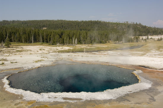 Crested Pool Upper Geyser Basin Yellowstone Editorial Stock Photo ...