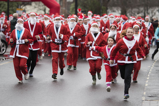 Start Great Thatcham Santa Fun Run Editorial Stock Photo - Stock Image ...