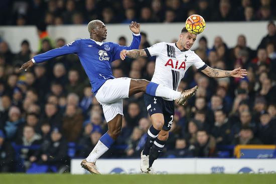Evertons Arouna Kone Spurs Kyle Walker Editorial Stock Photo - Stock ...