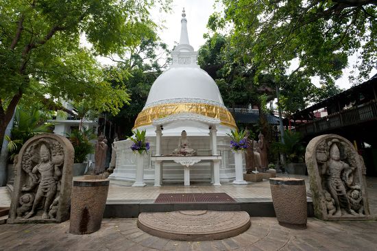Cetiya Pagoda Gangaramaya Buddhist Temple Colombo Editorial Stock Photo ...