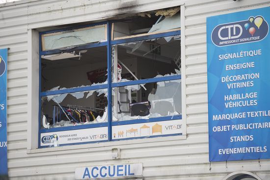 Smashed Windows Scene Printers Dammartinengoele France Redakčních stock ...