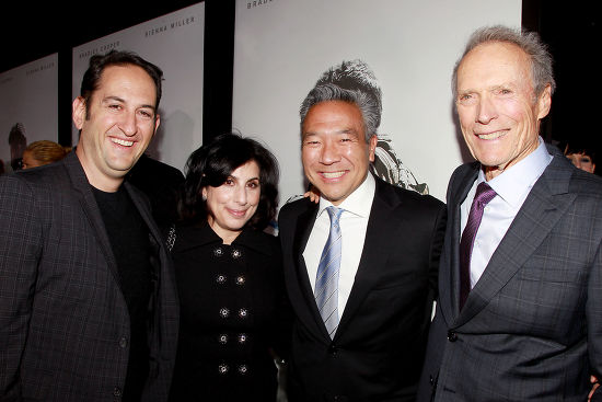 Greg Silverman Sue Kroll Kevin Tsujihara - Foto de stock de contenido ...