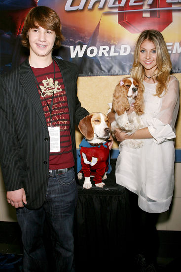 Alex Neuberger Taylor Momsen Dogs Leo Editorial Stock Photo - Stock ...