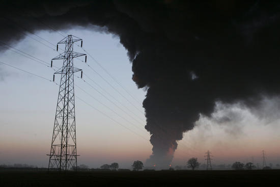Smoke Fire Following Explosions Buncefield Fuel Editorial Stock Photo ...