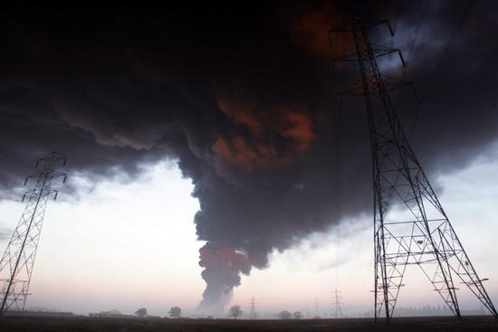 Smoke Fire Following Explosions Buncefield Fuel Editorial Stock Photo ...