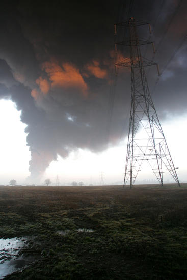 Smoke Fire Following Explosions Buncefield Fuel Editorial Stock Photo ...