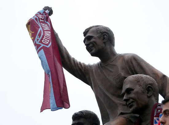 Bobby Moore Statue Holds Scarf Last Editorial Stock Photo - Stock Image ...