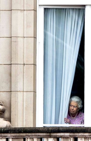 Queen Elizabeth Ii Peers Through Curtains Editorial Stock Photo - Stock ...