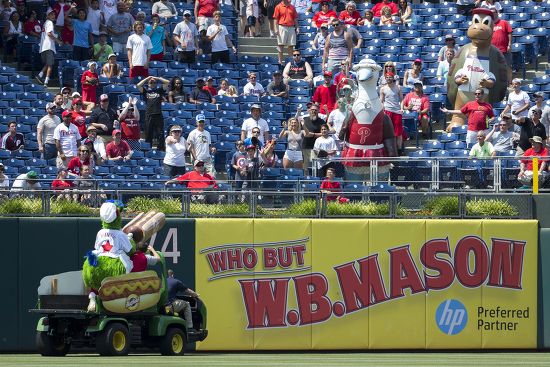 Phillie Phanatic Fires Hot Dogs Members Editorial Stock Photo - Stock ...