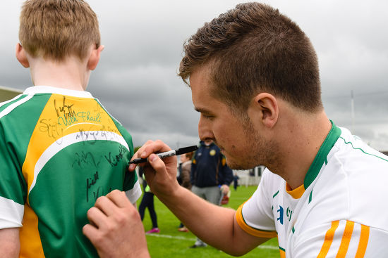 Ken Garry Offaly Signs Young Fans Editorial Stock Photo - Stock Image ...
