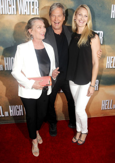 Jeff Bridges Susan Gaston Daughter Isabelle Editorial Stock Photo ...