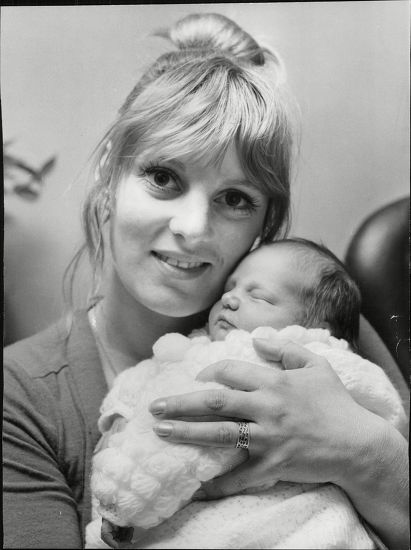 Lesley Ball Wife Footballer Alan Ball - Foto de stock de contenido ...