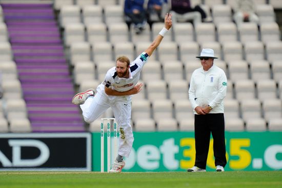 Hampshires Andy Carter Bowling During Specsavers Editorial Stock Photo ...