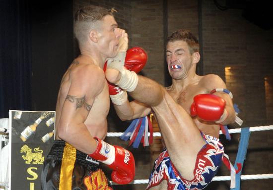 John Wayne Parr Vs Stephen Wakeling - Foto de stock de contenido ...