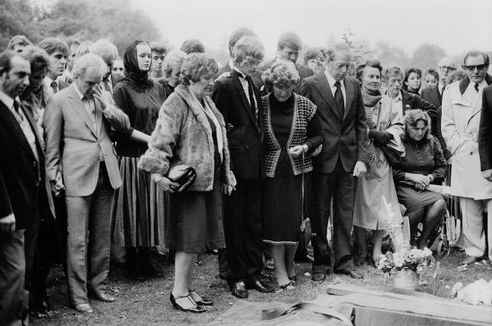 Funeral Alan Lake Husband Diana Dors Redaktionelles Stockfoto ...