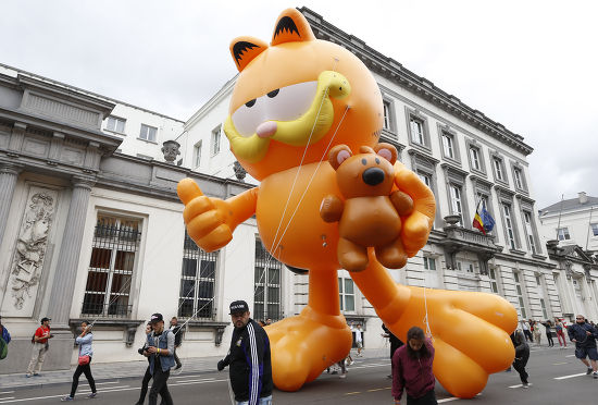 Giant Garfield Balloon During Parade Editorial Stock Photo - Stock ...