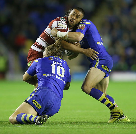 Wigans Willie Isa Caught By Wolves Editorial Stock Photo - Stock Image ...