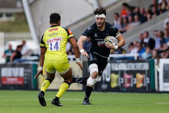 Dan Temm Takes On Telusa Veainu Editorial Stock Photo - Stock Image ...