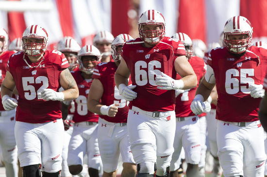 Wisconsin Badgers Offensive Lineman Beau Benzschawel Editorial Stock ...
