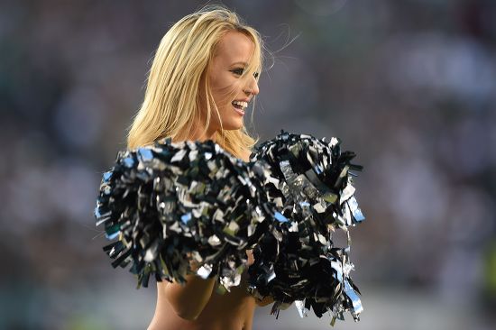 Philadelphia Eagle Cheerleader Performs During Matchup Editorial Stock ...