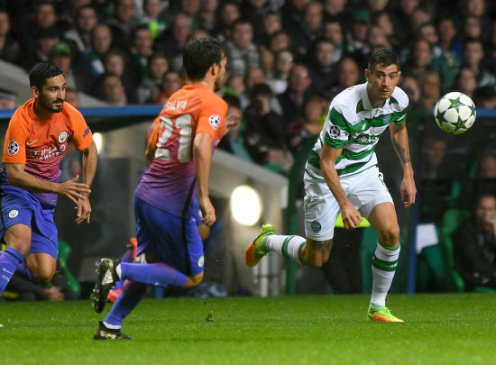 Tomas Rogic Celtic Action Against Manchester Editorial Stock Photo ...