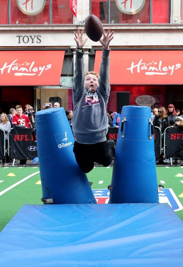 Nfl Fans Enjoying Activities Nfl Fan Editorial Stock Photo - Stock ...