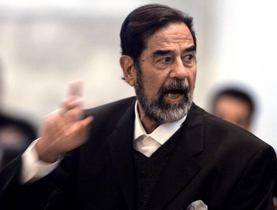 Former Iraqi President Saddam Hussein Testifies - Foto de stock de ...