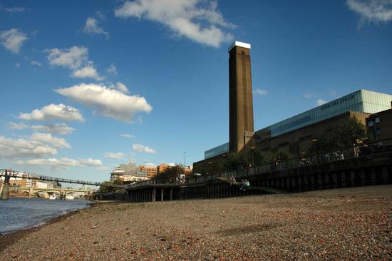 Tate Modern River Thames Low Tide Editorial Stock Photo - Stock Image ...