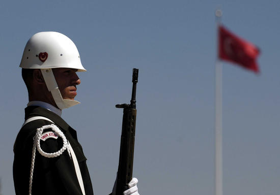 Turkish Soldier Stands Guard Mausoleum Kemal Editorial Stock Photo ...