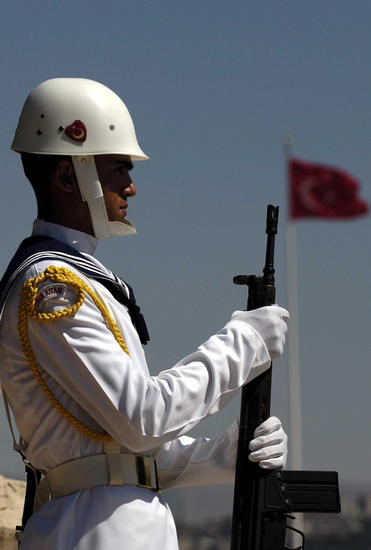 Turkish Soldier Stands Guard Mausoleum Kemal Editorial Stock Photo ...